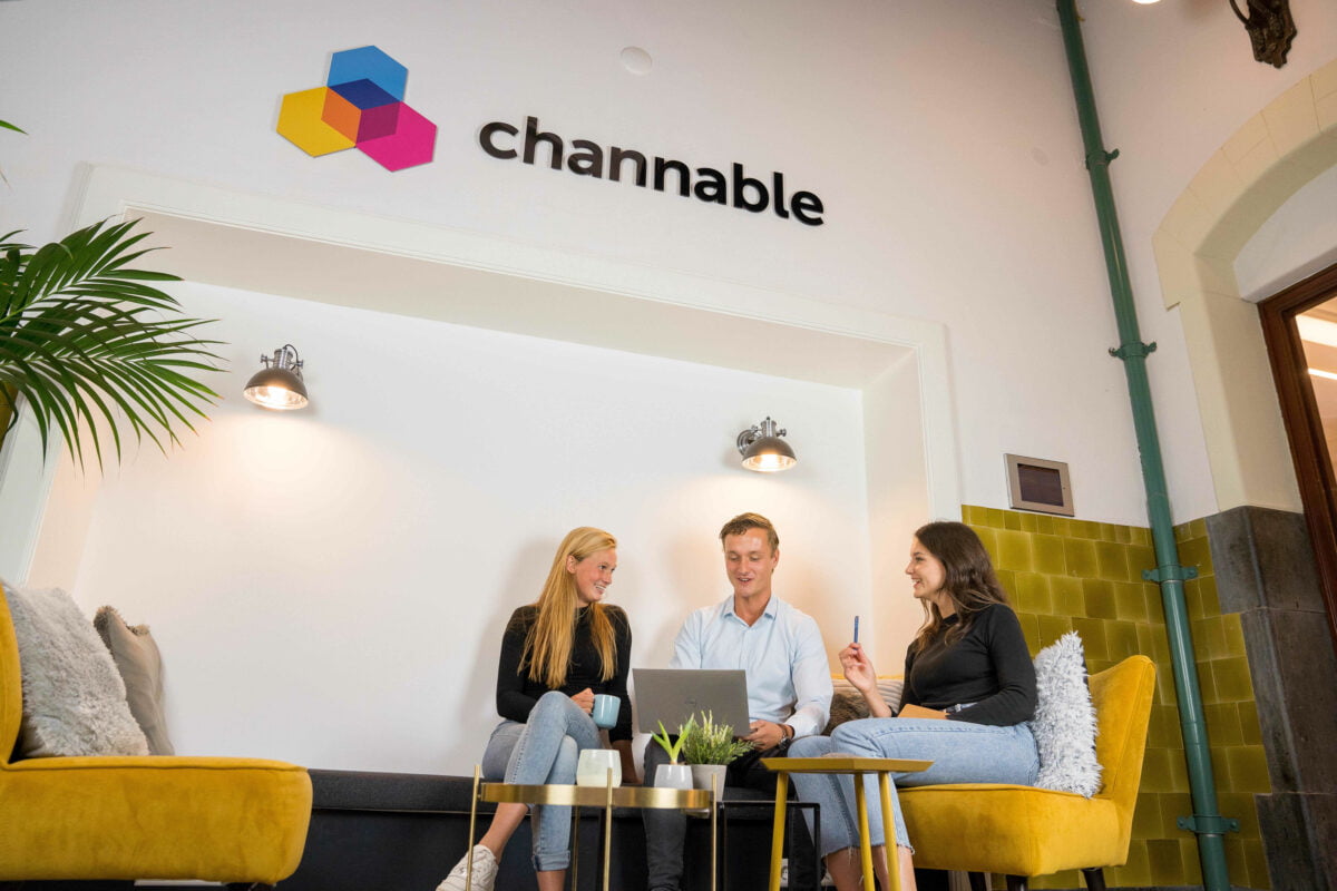 Transforming Anonymous Website Visitors to Customers